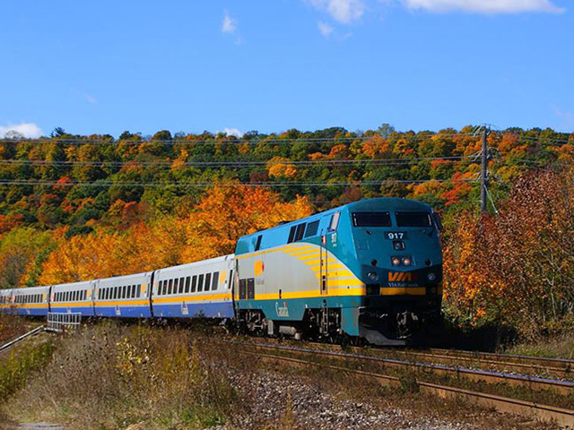 「加拿大国铁」温哥华接机、加拿大VIA火车、露易丝湖、梦莲湖、弓湖、班夫缆车、冰原探险雪车 6日游（车去+火车返）_玩哪儿网